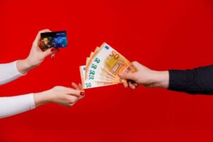 What to Know About Italy Currency Rates, History & Tips - Italy Travel ...